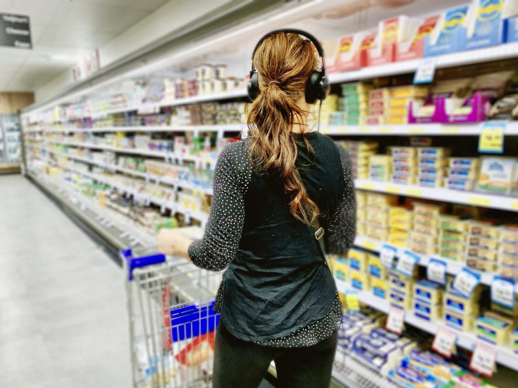 How to keep customers coming back to your grocery store?