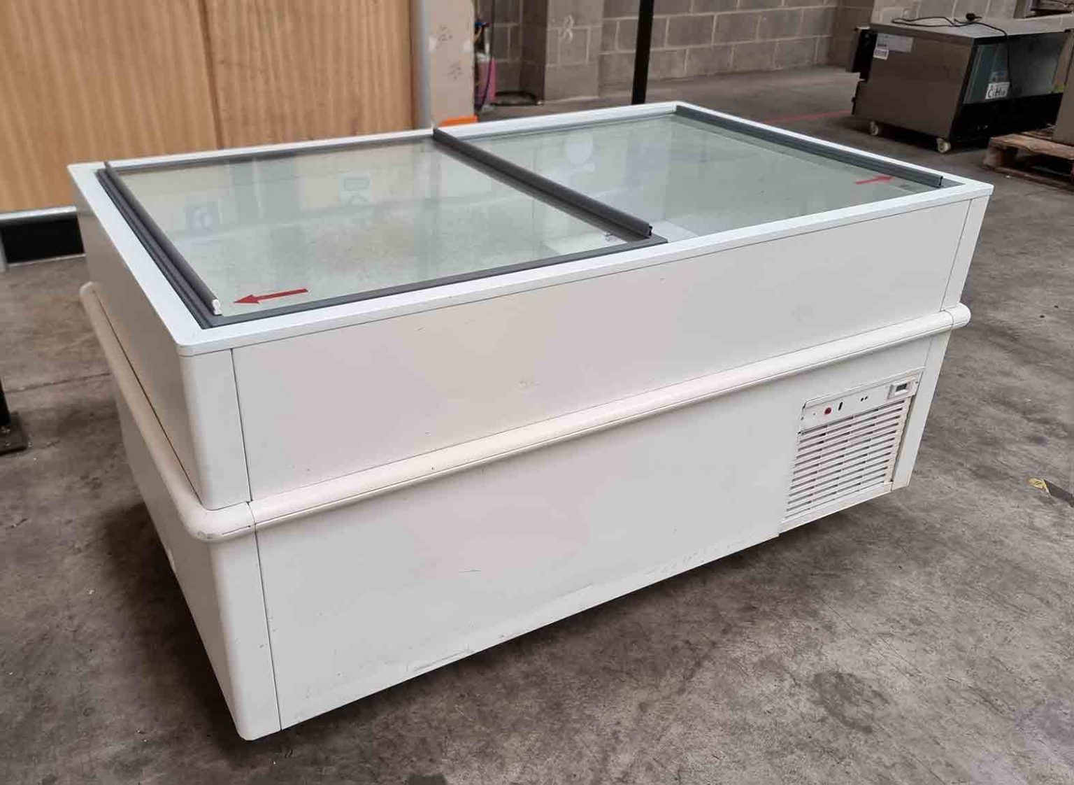 Island Chest Display Freezer (Ex-Exhibition/Used/Second Hand)